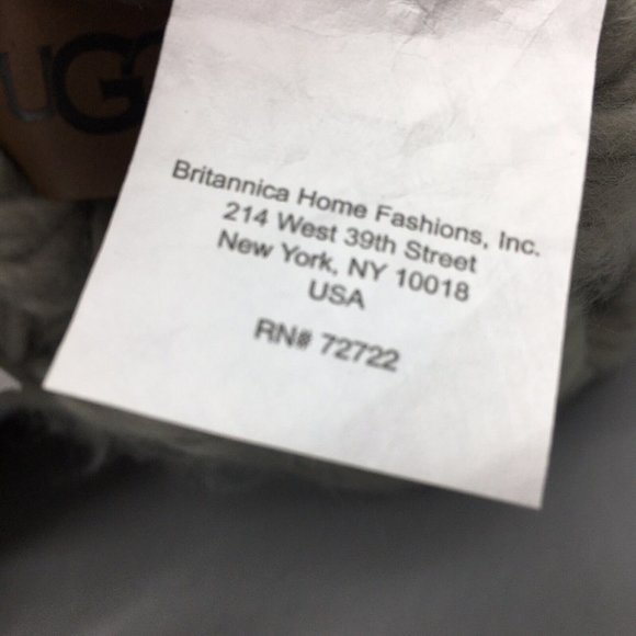 UGG | Bedding | Ugg Averil Thick Chunky Knit Seal Gray Throw Blanket ...